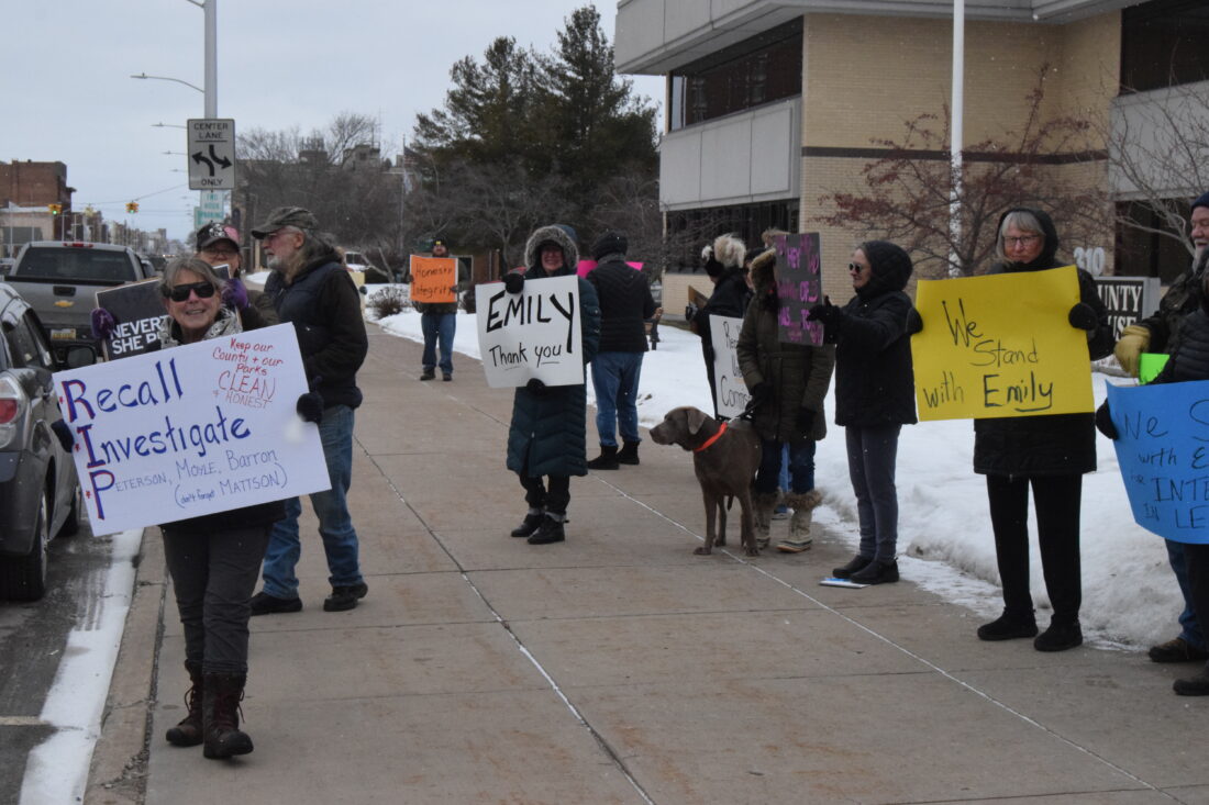 Protesters support DeSalvo | News, Sports, Jobs - Daily Press